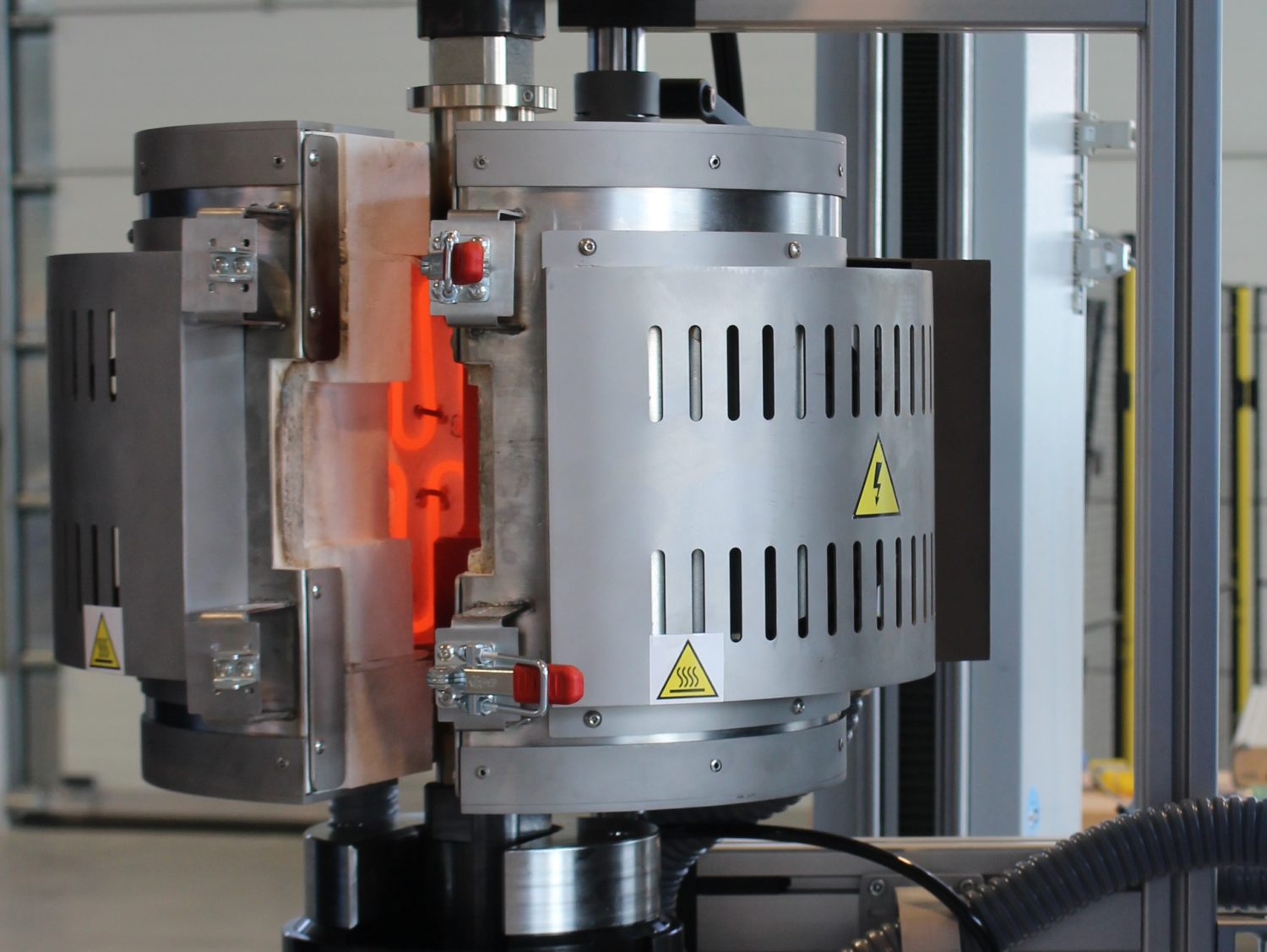 Electromechanical testing machines - Labortech s.r.o.